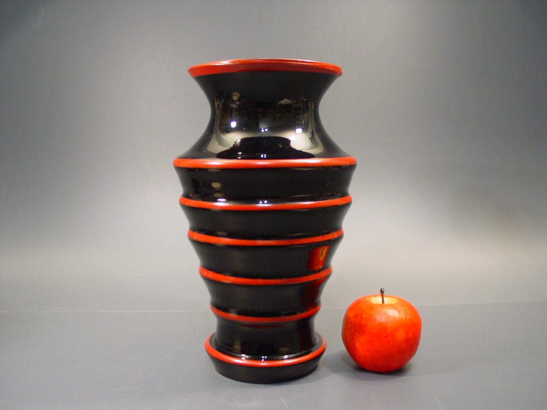 ART DECO Vase Black Glass With Coral Red Rims Skyscraper Design Italian ...