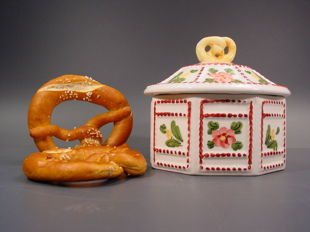 BAHLSEN Pretzel Jar Antique Old PASTRY BOX Around 1920 Ceramic Bisquit ...