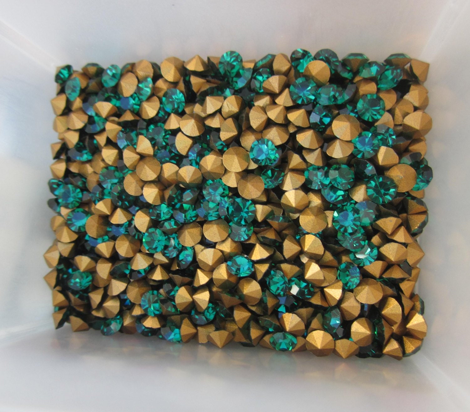 Vintage Green Swarovski Crystals // Round Chatons // Swarovski Crystal ...