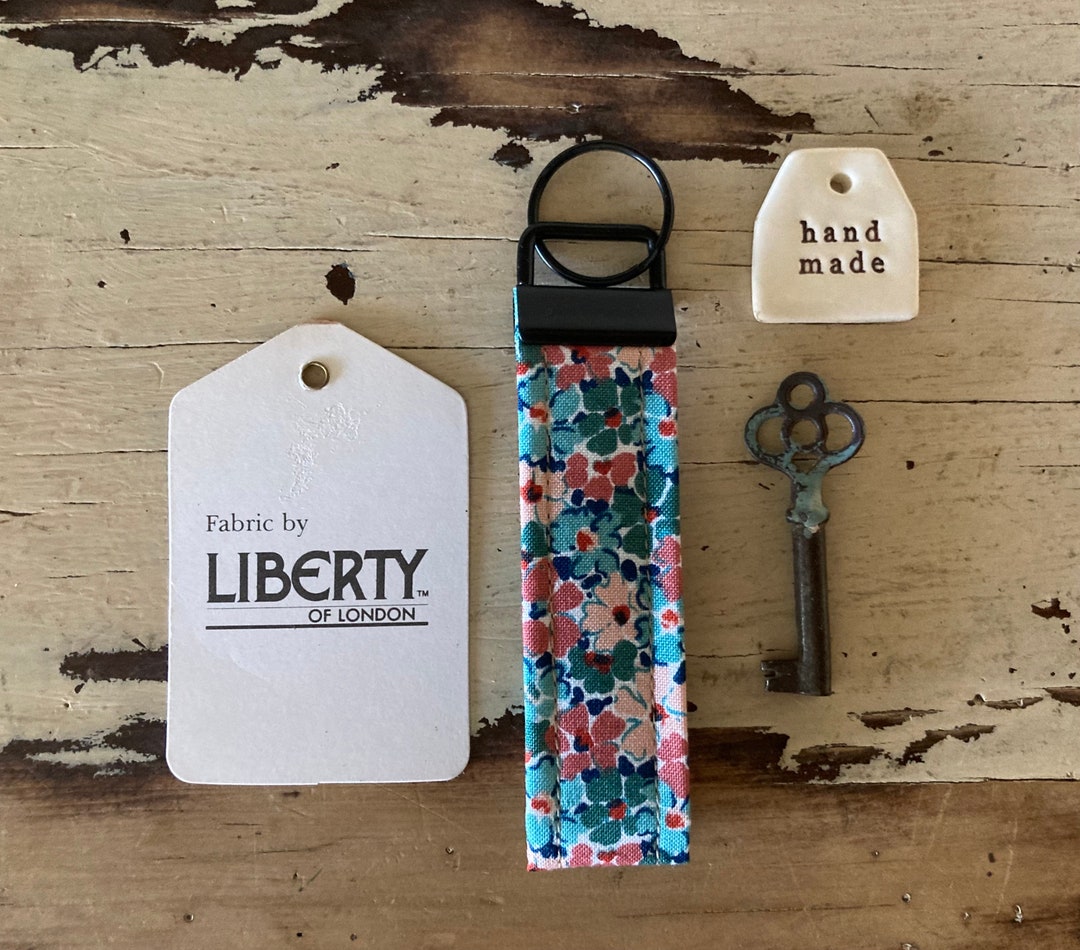 Liberty Primula Posey Key Fob / Liberty of London / Key Fob / Cotton - Etsy