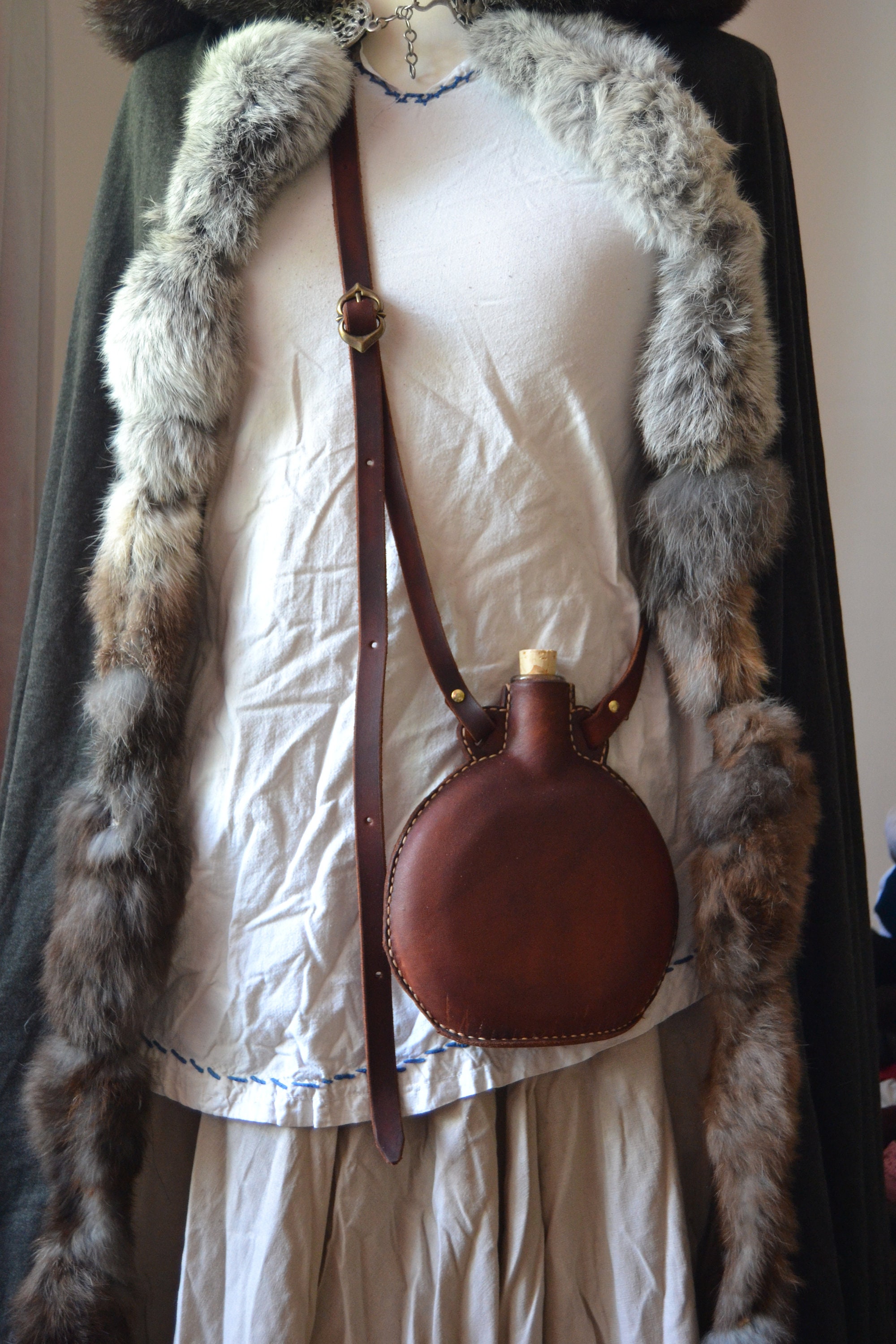 500 Ml 1 Pint Glass Leather Bottle Medieval Leather Flask - Etsy