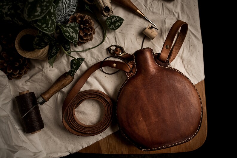 500 Ml 1 Pint Glass Leather Bottle Medieval Leather Flask - Etsy