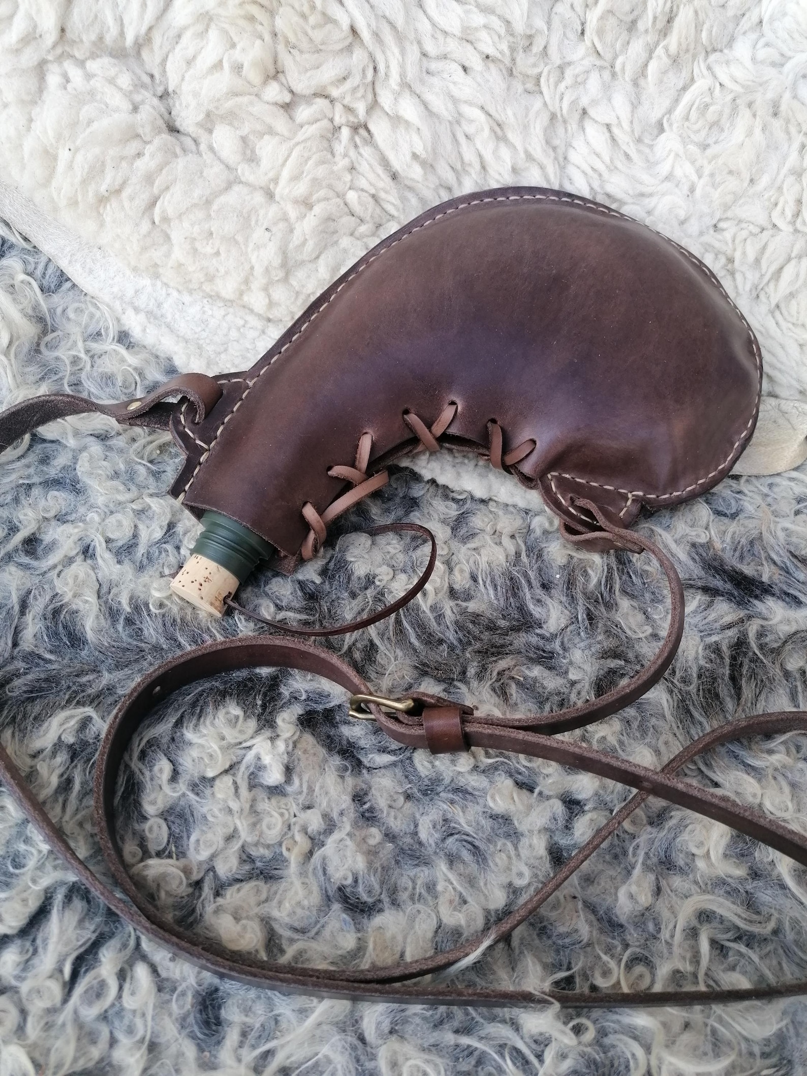0,75 L (1,6 Pint) Western Army Plastic Canteen in Leather, Medieval ...