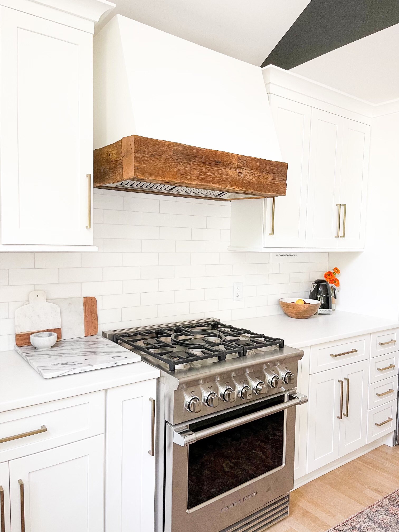 Hand Hewn Beam Vent Hood - Etsy Sweden