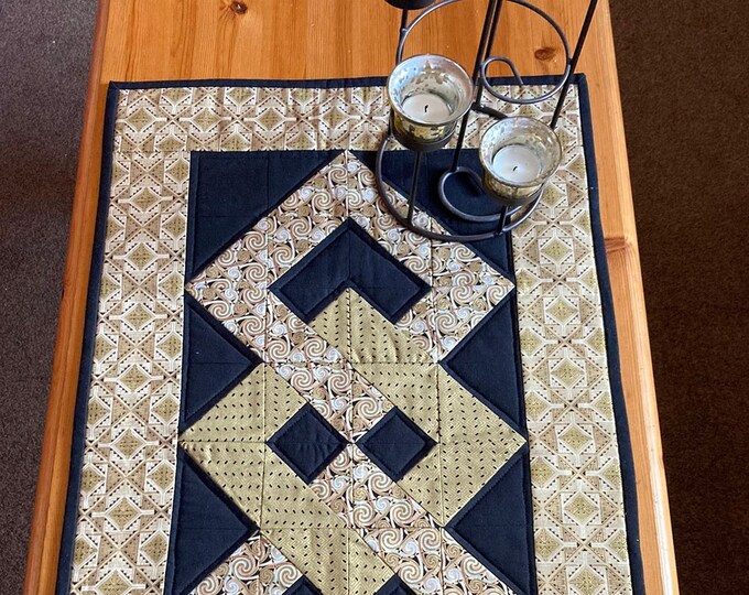 Interlocking Squares Table Runner, Black and Gold - Etsy