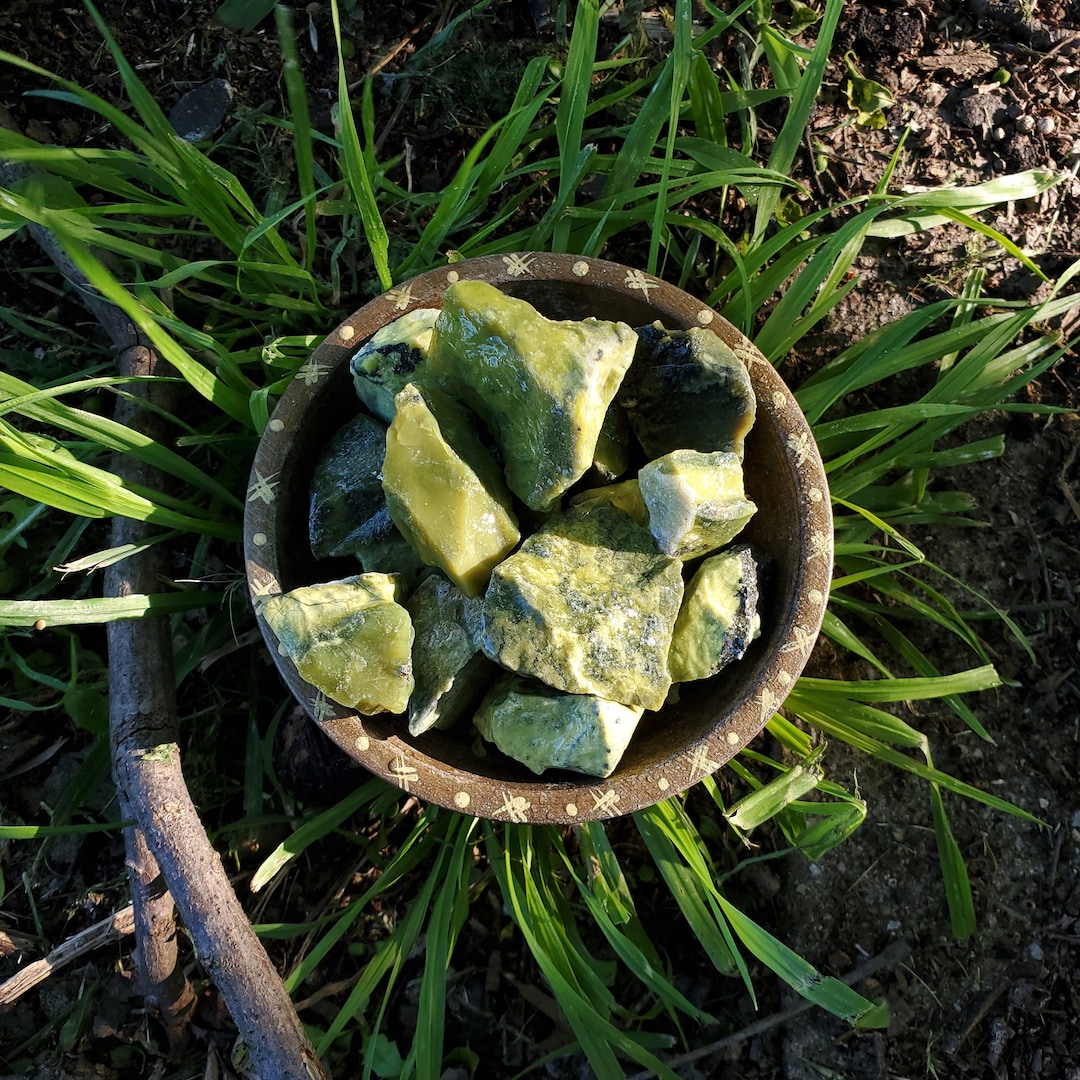 Serpentine - Natural Serpent Stone - Etsy