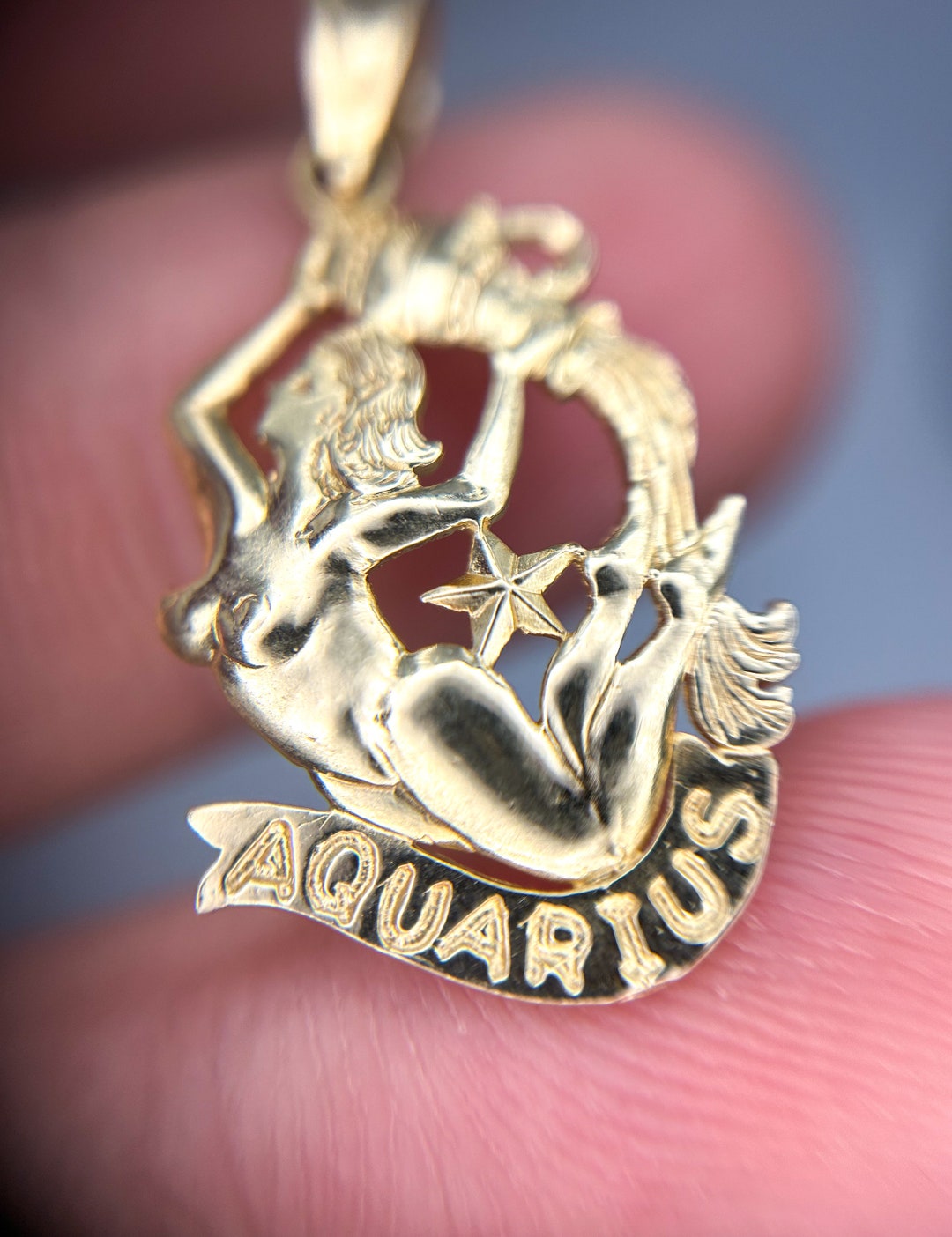 Aquarius Zodiac Sign 14k Gold Pendant - Etsy