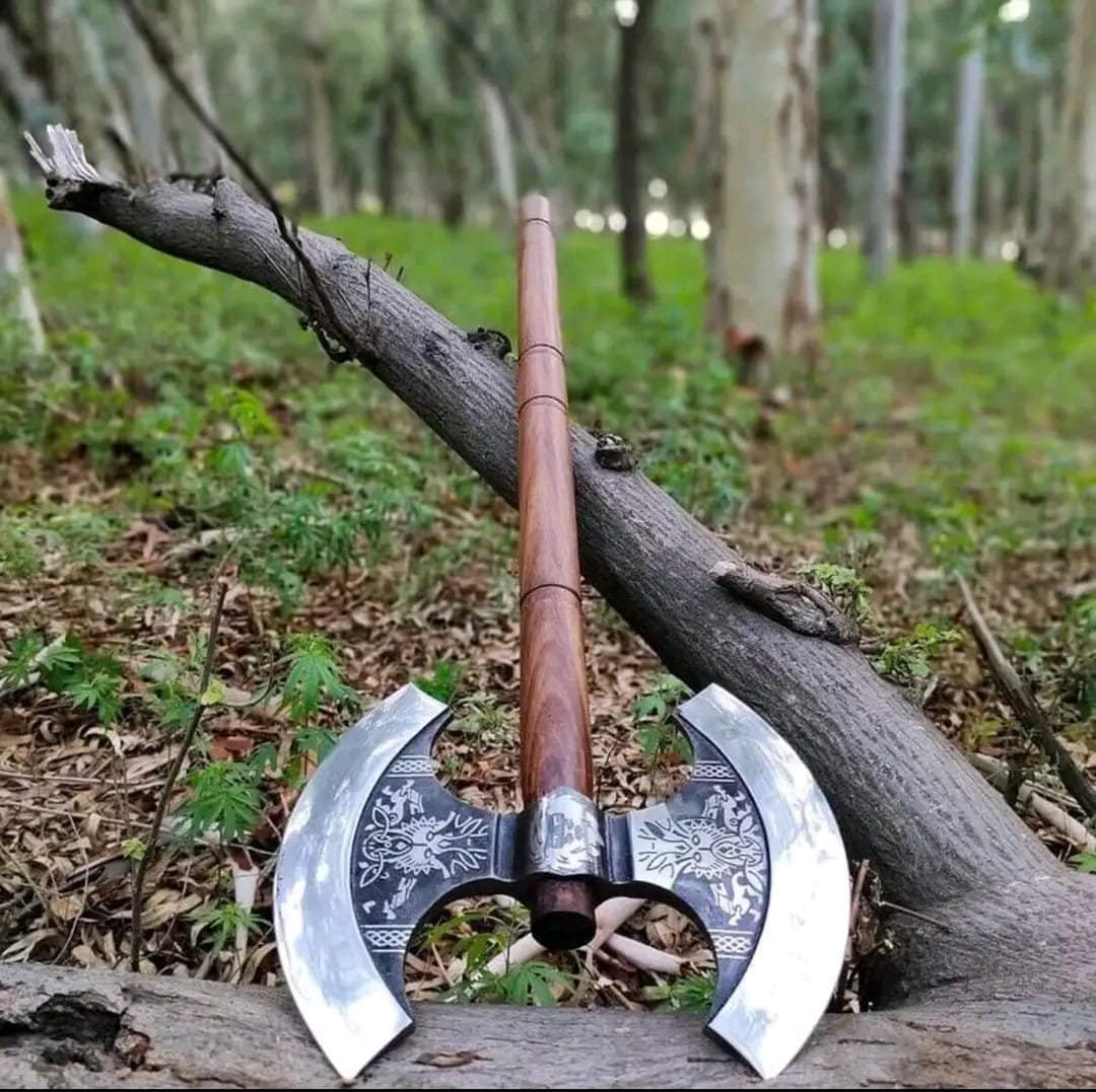 Double hache faite main faite sur commande de bord avec la poignée ...