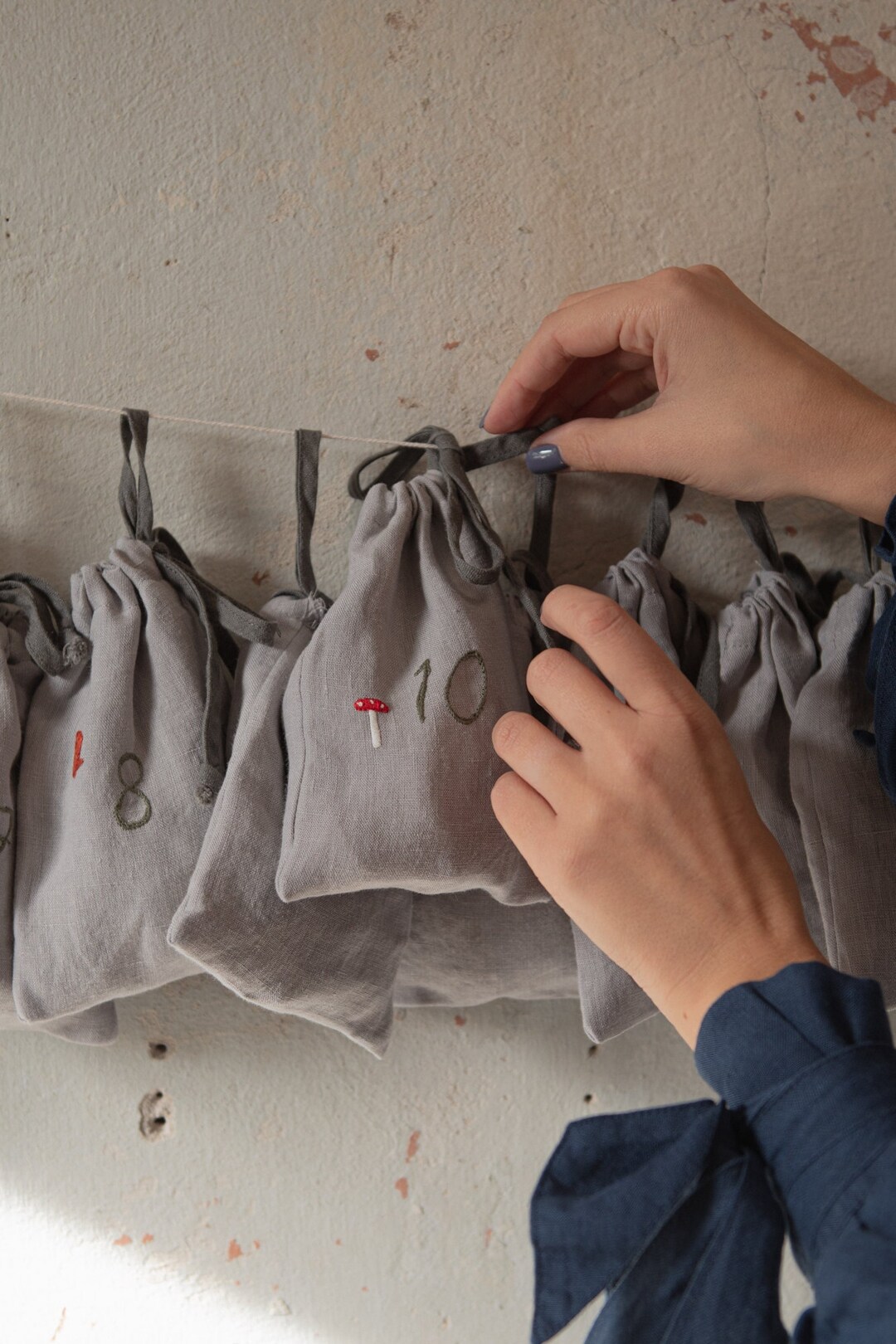 Embroidered Linen Advent Calendar | One Color or Bicolor - Etsy
