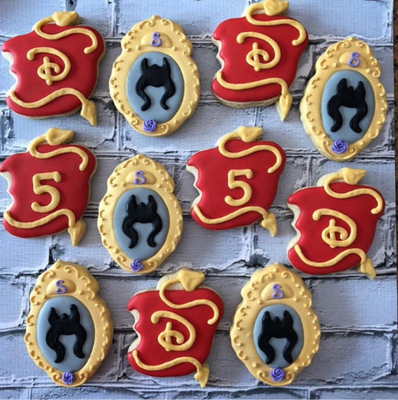 Princess Evie's Mirror Cookie Cutter Royal Mirror | Etsy