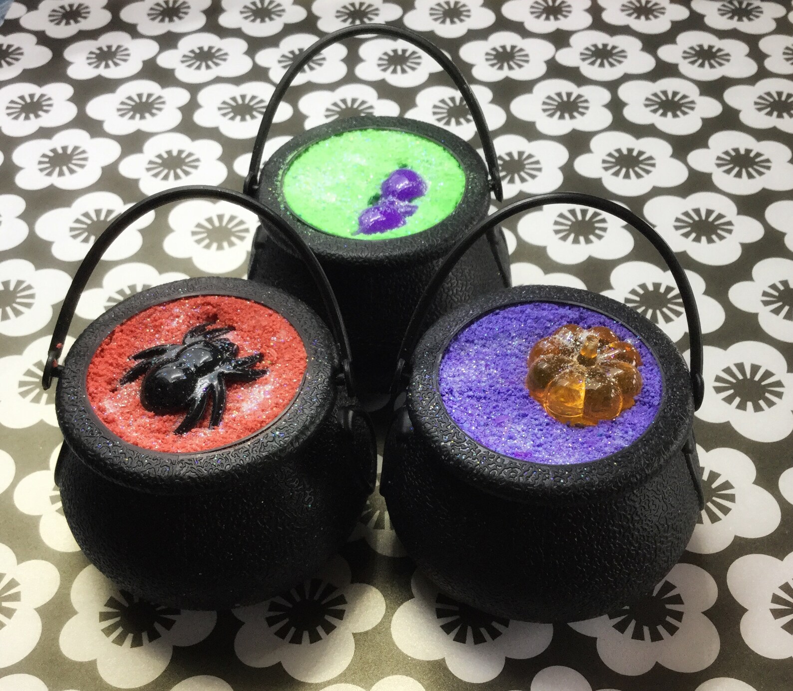 Cauldron Bath Bombs. Witches Brew Bath Bomb. Witch Bath Bomb. - Etsy