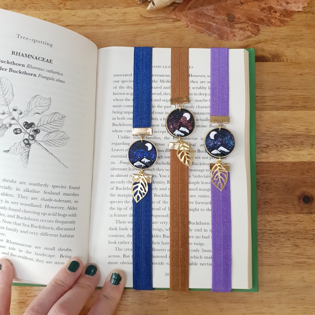 Shiny Flakes Background Mountains Elastic Ribbon Bookmarks / Handmade ...