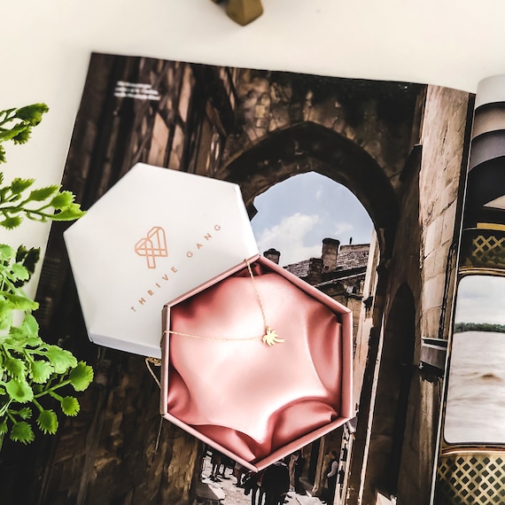 PALM TREE colgante collar / Thrive Gang X Charlie y Marcelle | Etsy