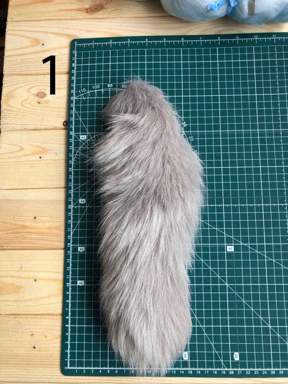 Coda grigia colorata volpe artica Coda di volpe artica reale Pelliccia ...
