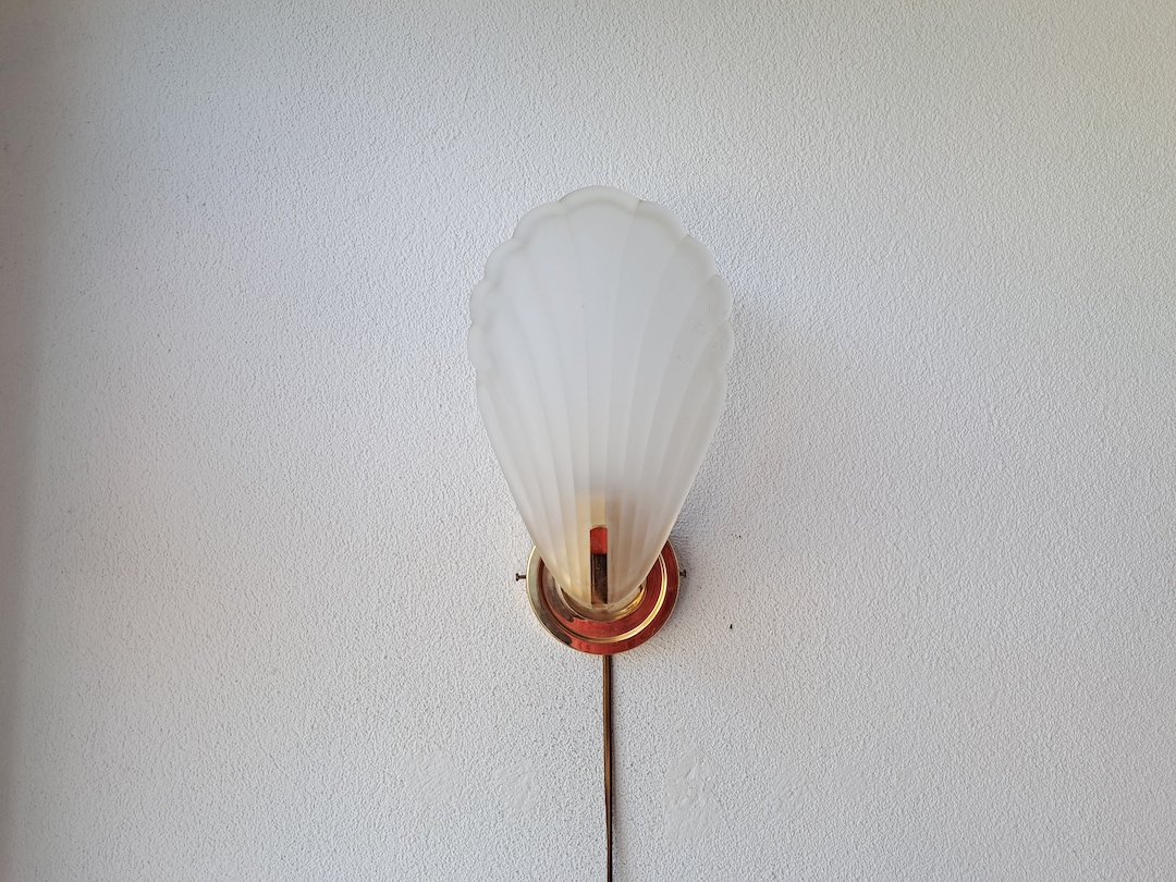 Beautiful Glass Italian Shell Wall Lamp, Hollywood Regency Style, 1980s ...