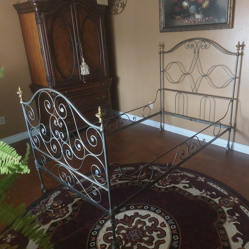 Antique Metal Bed Frame - Etsy