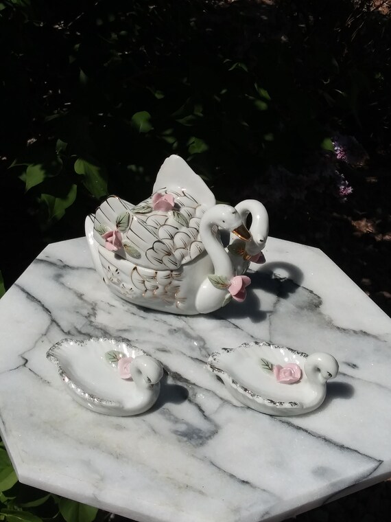 vintage swan porcelain ring - Gem