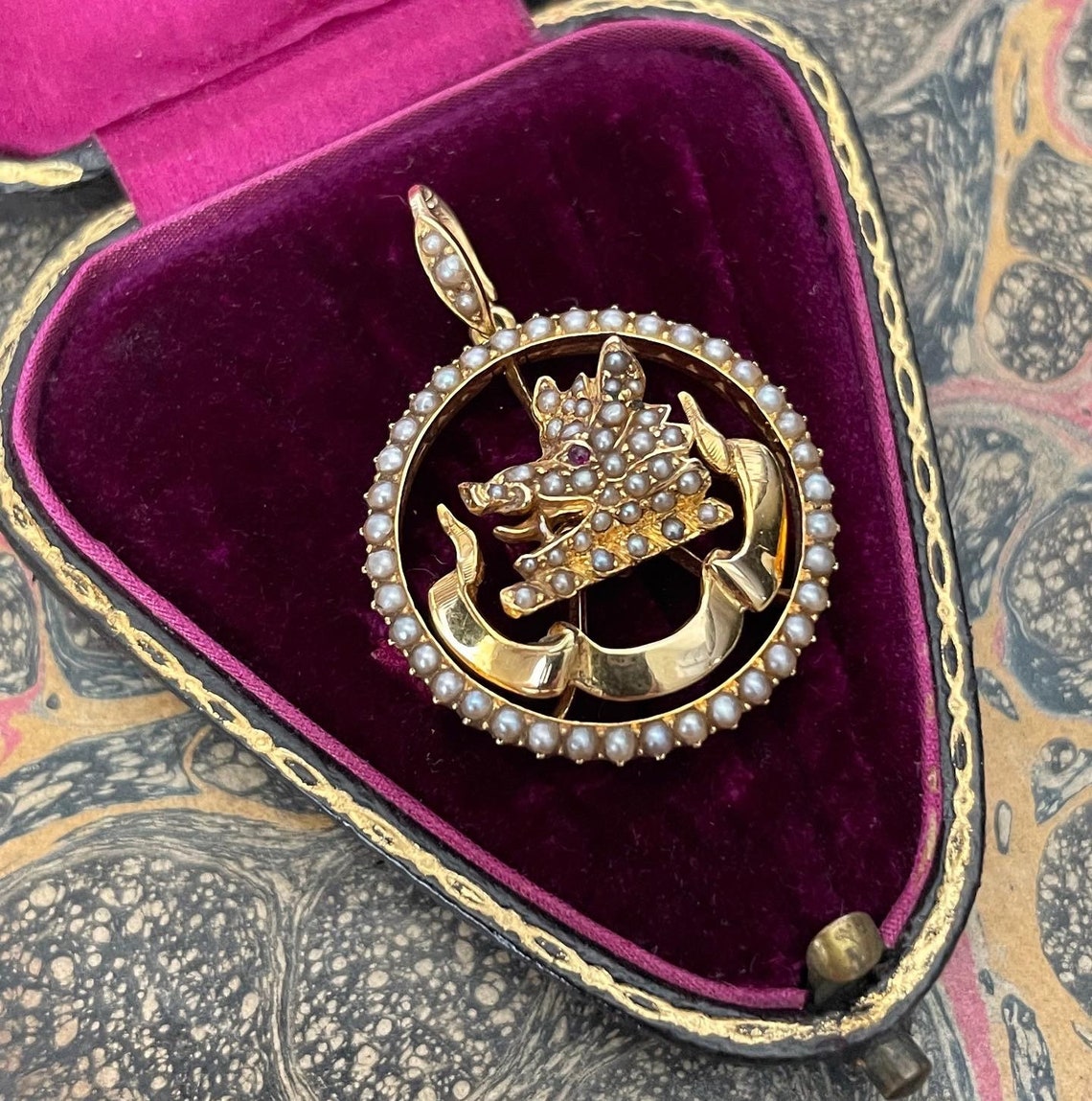 Antique 18K Boar's Head Crest Pendant - Etsy