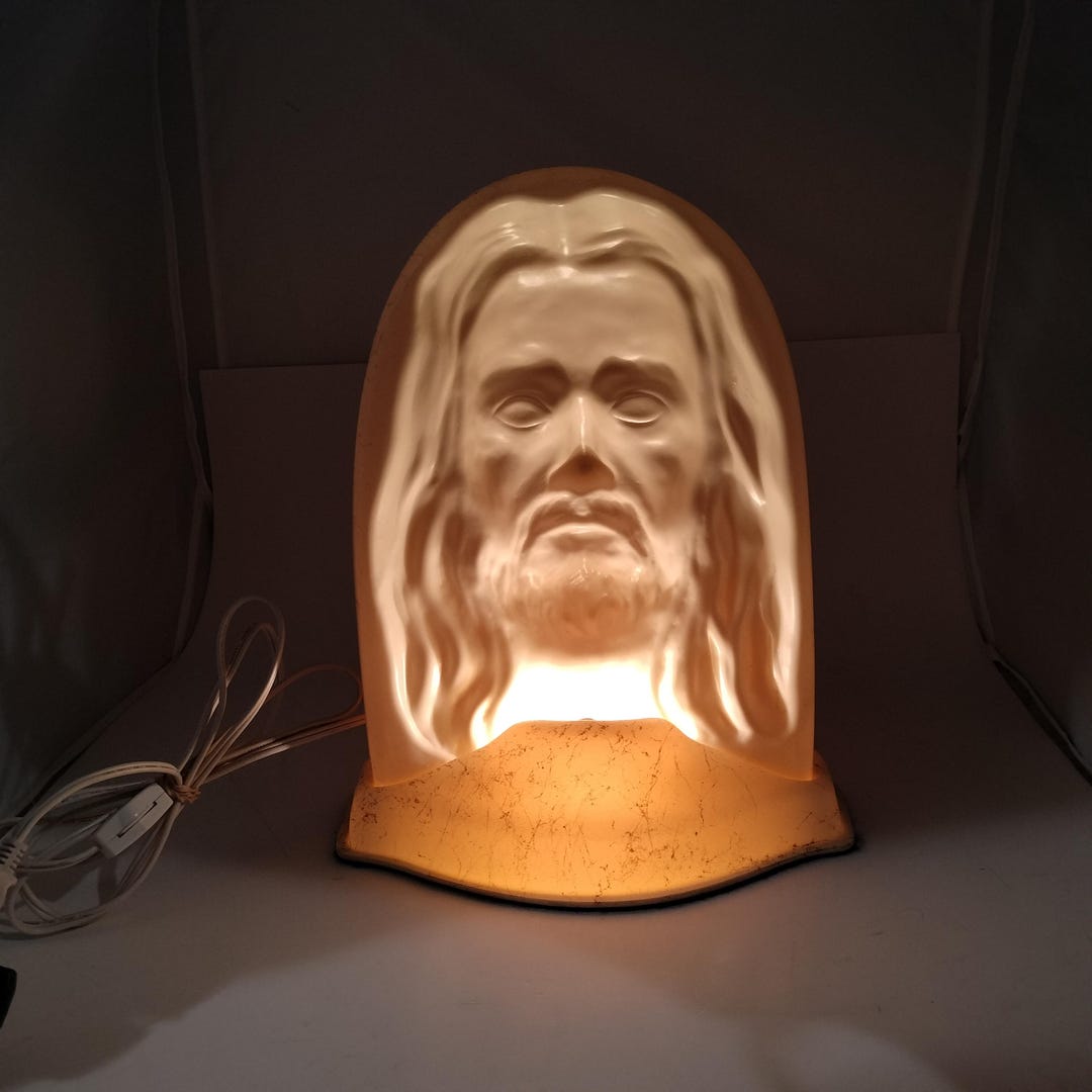 Vintage Jesus Face Light - Reverse 3D - Follow You Effect - Blow Mold ...