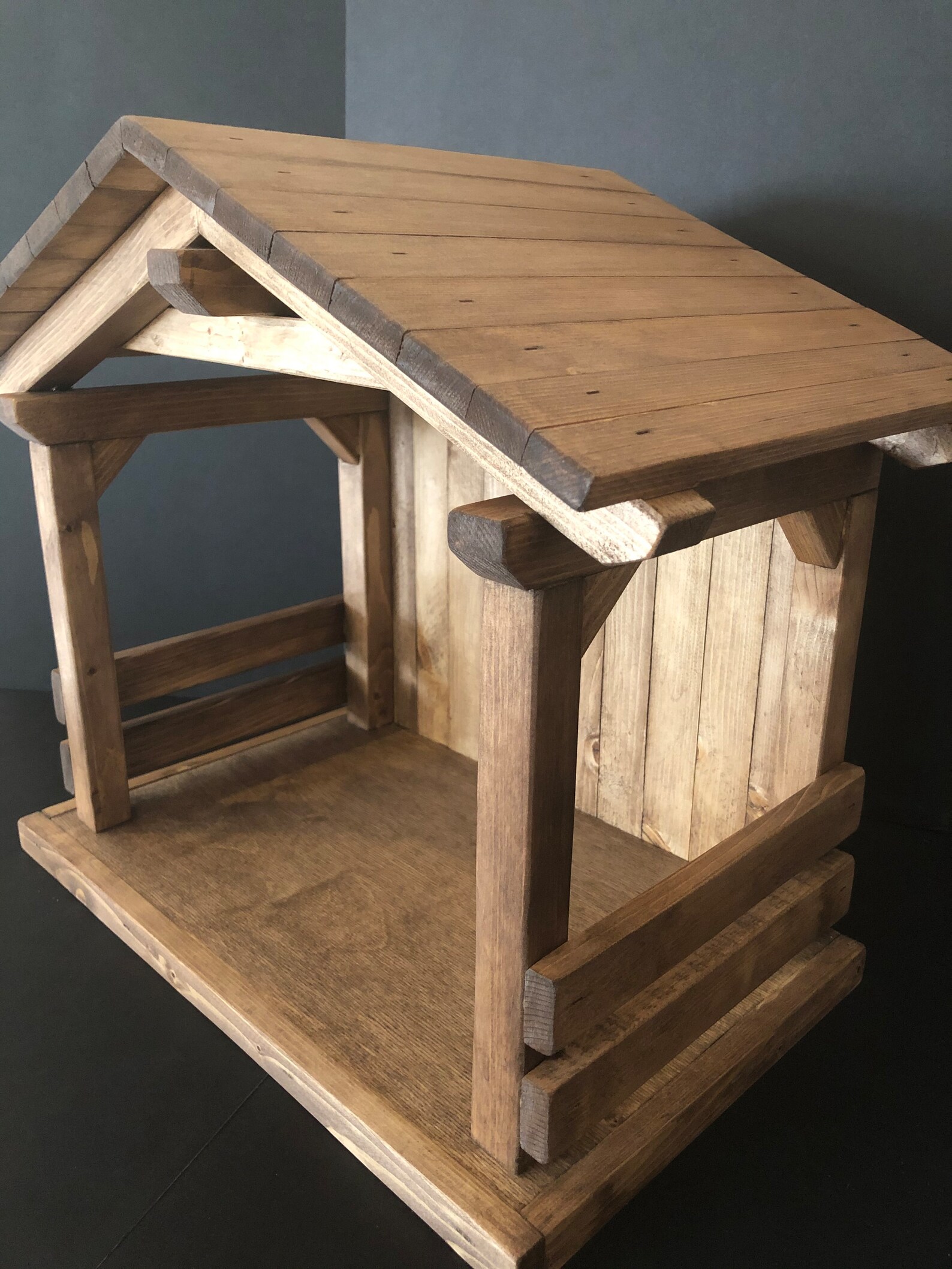 Ready to Ship...light Stained Mid Size Stable/crèche , Christmas Stable ...