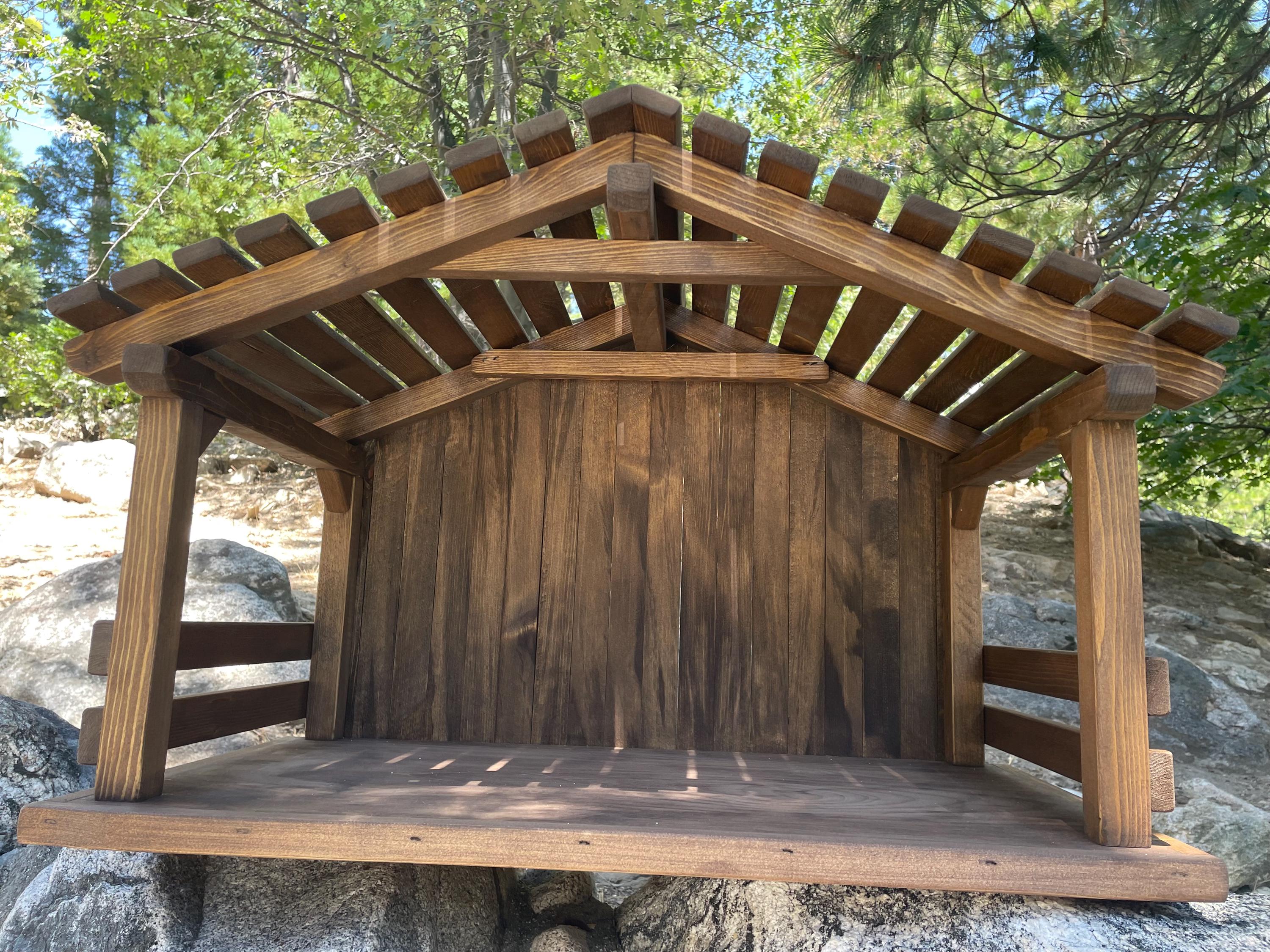 Ready to Ship...large Spaced Roof Stable/crèche, Very Sturdy All Wood ...