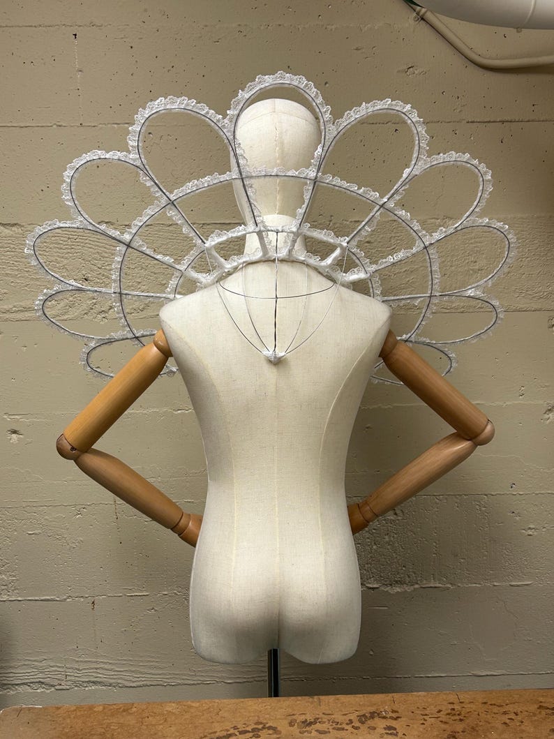 Bendable Elizabethan Couture Ruff Collar – Sculptural Wire Frame ...