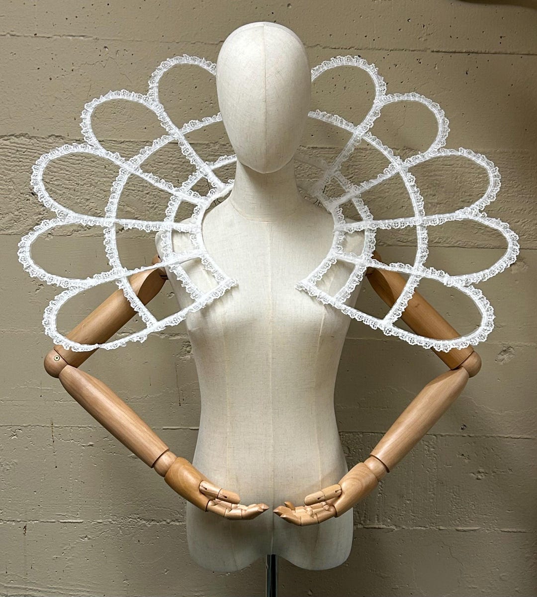 Bendable Elizabethan Couture Ruff Collar – Sculptural Wire Frame ...