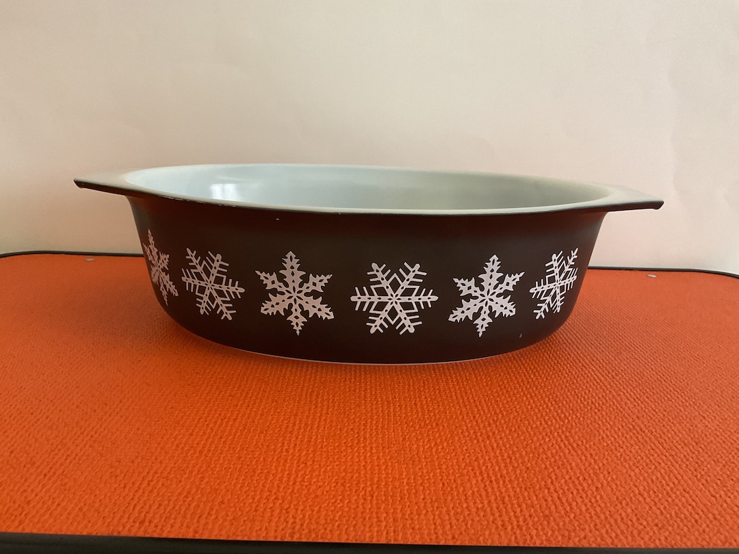 PIREX- Vintage Pyrex Glass Black Snowflake 2 1/2 QT Casserole Dish. 045 ...