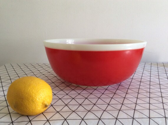 JAJ Vintage Mixing Bowl JAJ Pyrex Spraywear 704 Red and - Etsy