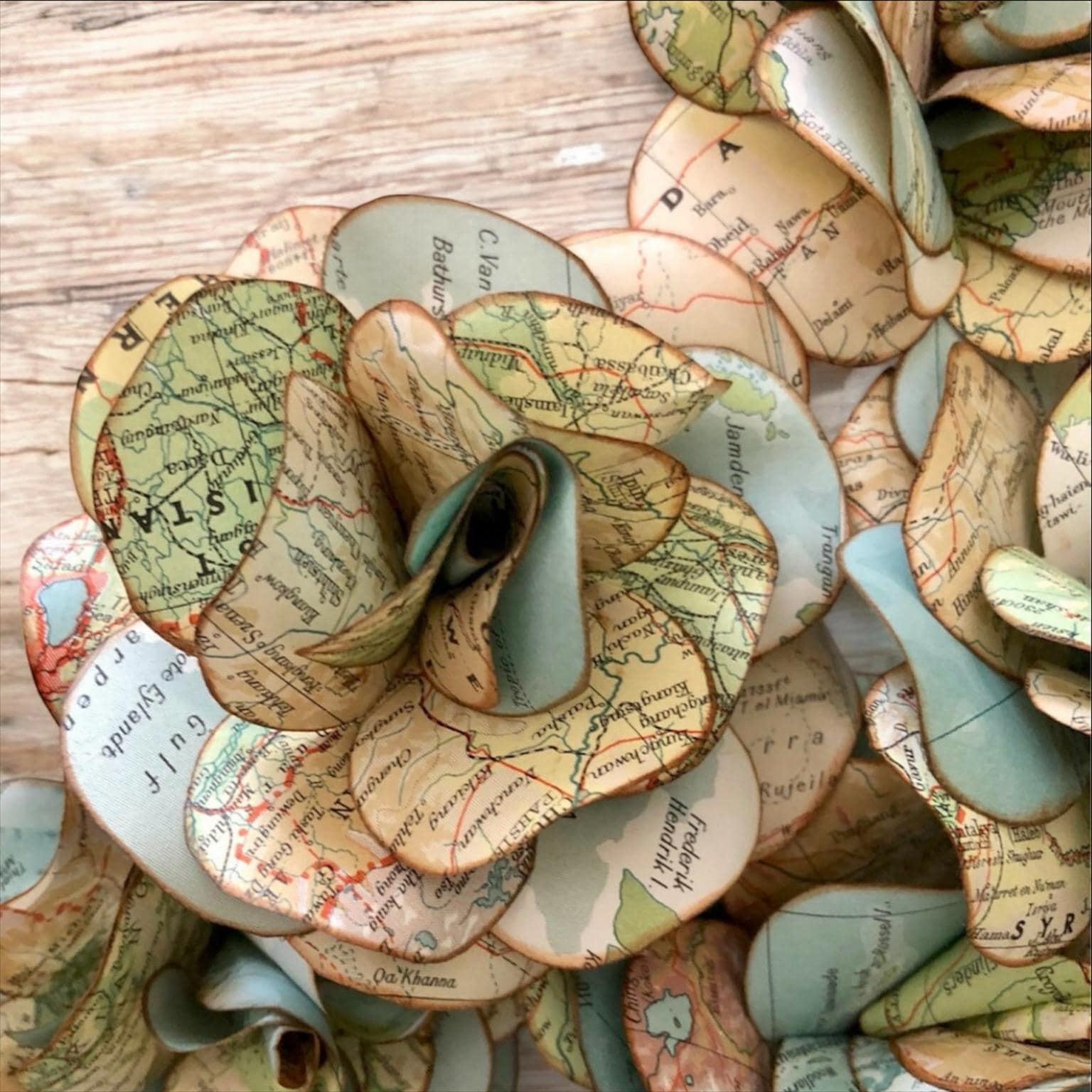 Vintage Map Roses: Handcrafted Atlas Flowers, Paper Rose Bouquet - Etsy