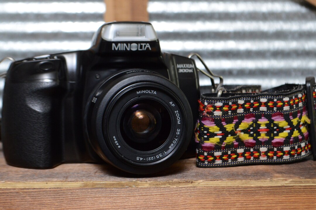 Vintage Minolta Maxxum 300si 35mm SLR Film Camera W/ Minolta AF Zoom 35 ...