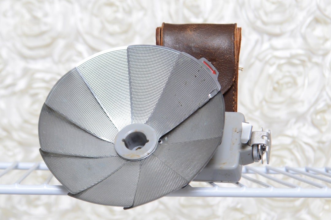 Vintage West Collapsing Fan Flash Unit With Case - Etsy