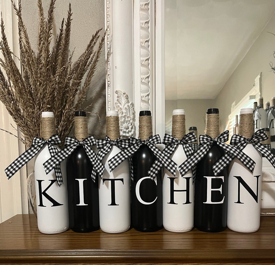 Farmhouse Kitchen Decor | Home Decor | Black and White Decor | Kitchen ...
