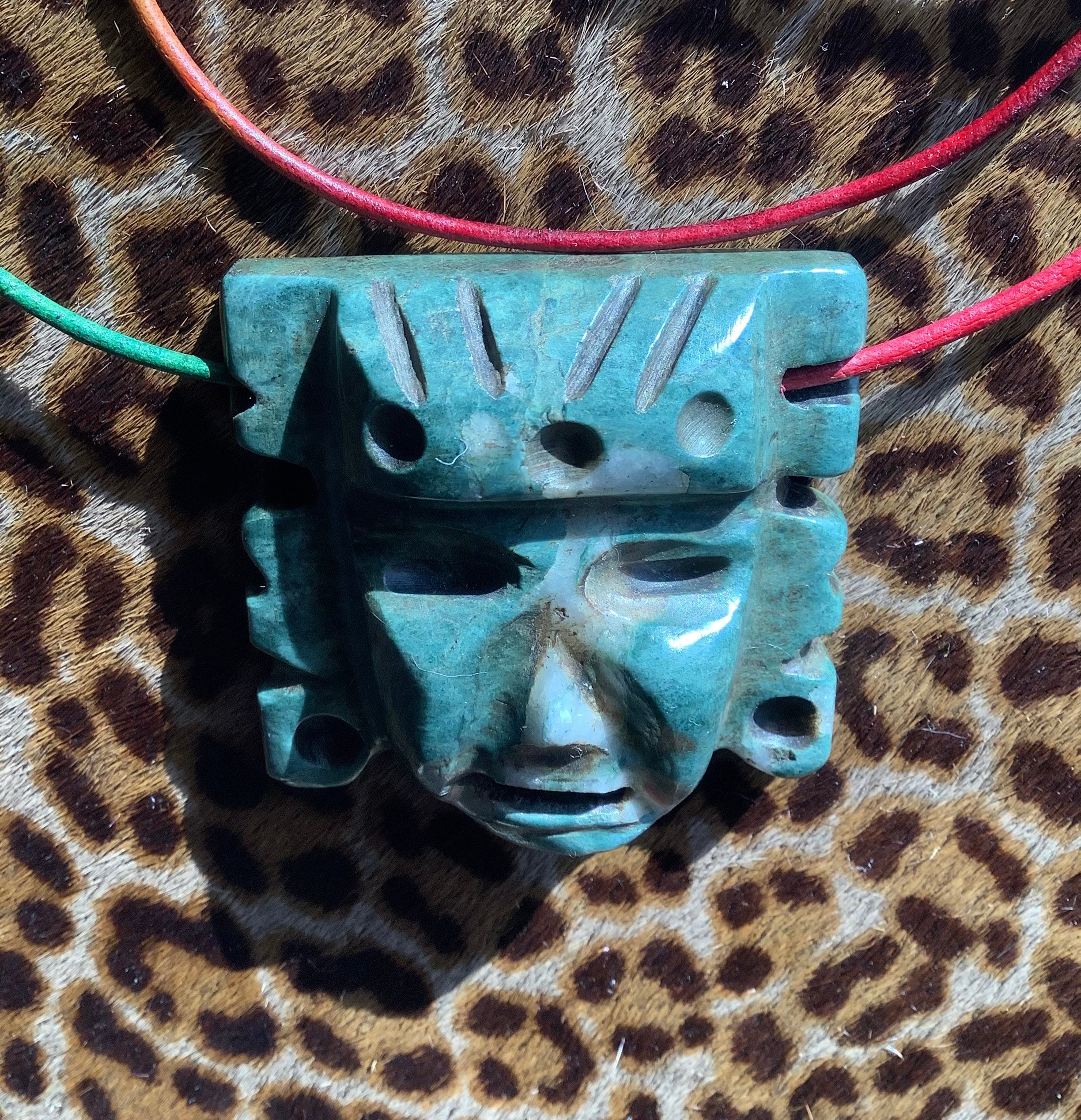 Collar colgante de máscara maya de jade guatemalteca - Etsy España