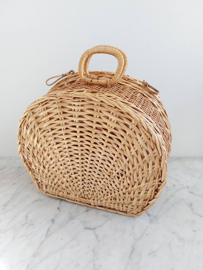 Antique Rattan Basket Shell Shape - Etsy