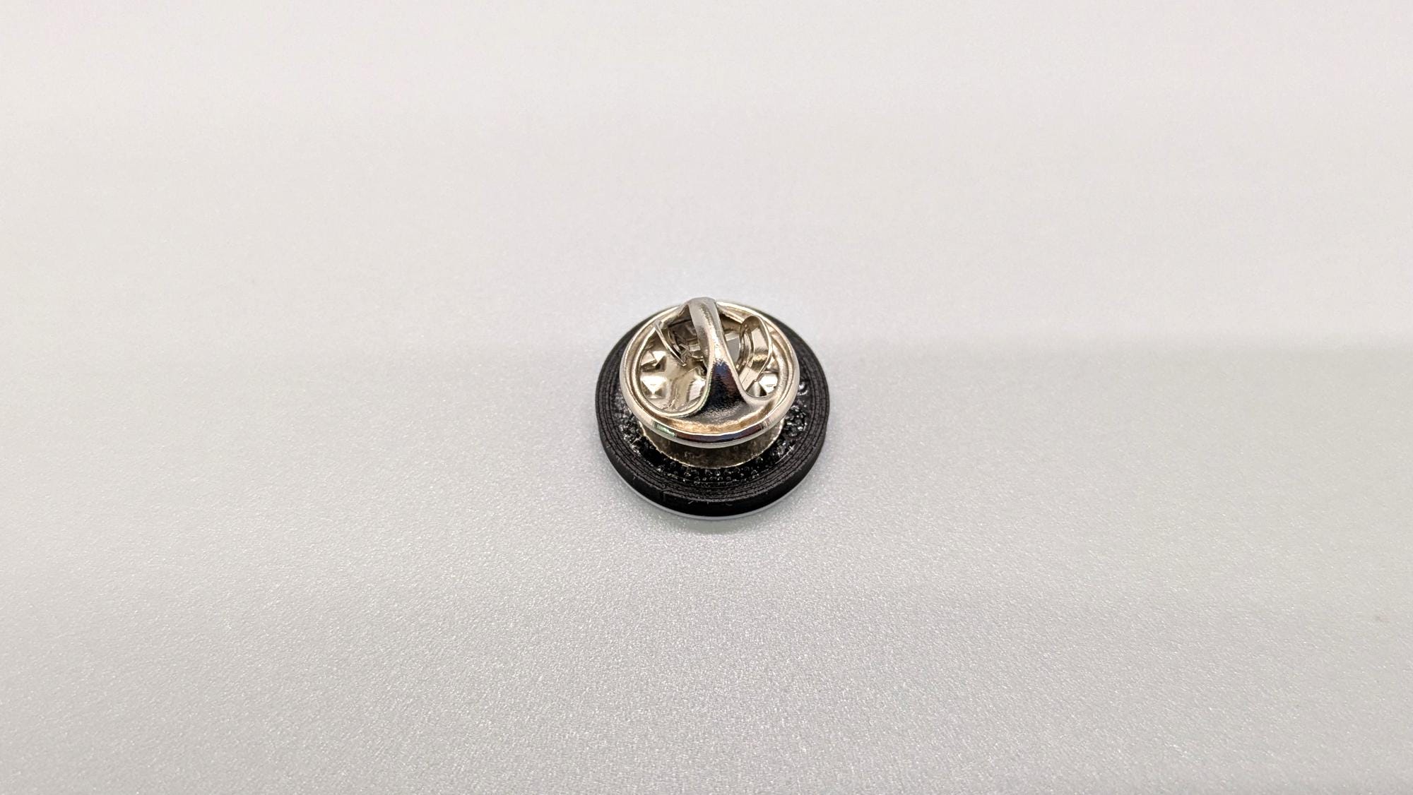 NO KINGS Small Lapel Pin, 3D Printed in Black and White PLA Plastics - Etsy