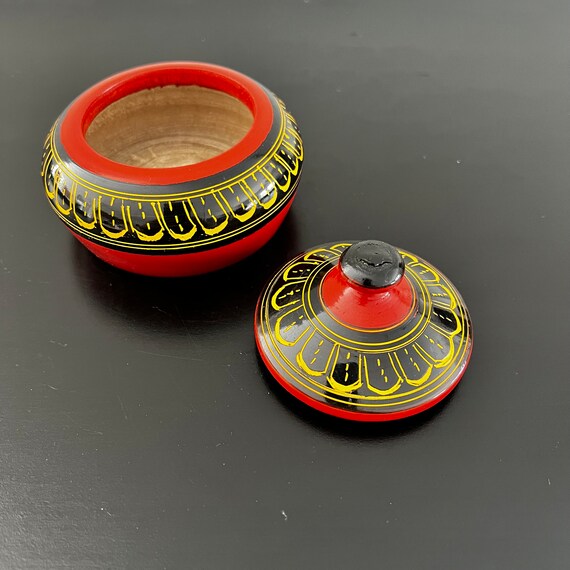 Hand Painted Indian Trinket Box: Vintage Boho Decor - Gem