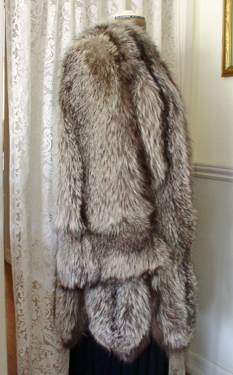 Silver Fox Fur Coat....vintage Silver Fox Fur Coat.....beautiful Silver ...