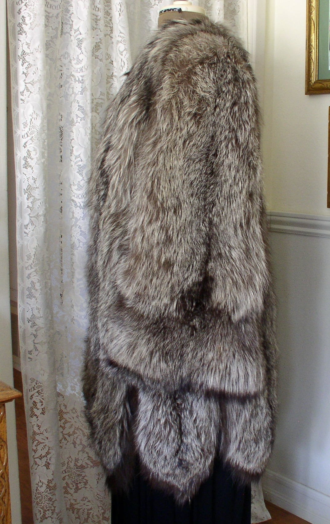 Silver Fox Fur Coat....vintage Silver Fox Fur Coat.....beautiful Silver ...