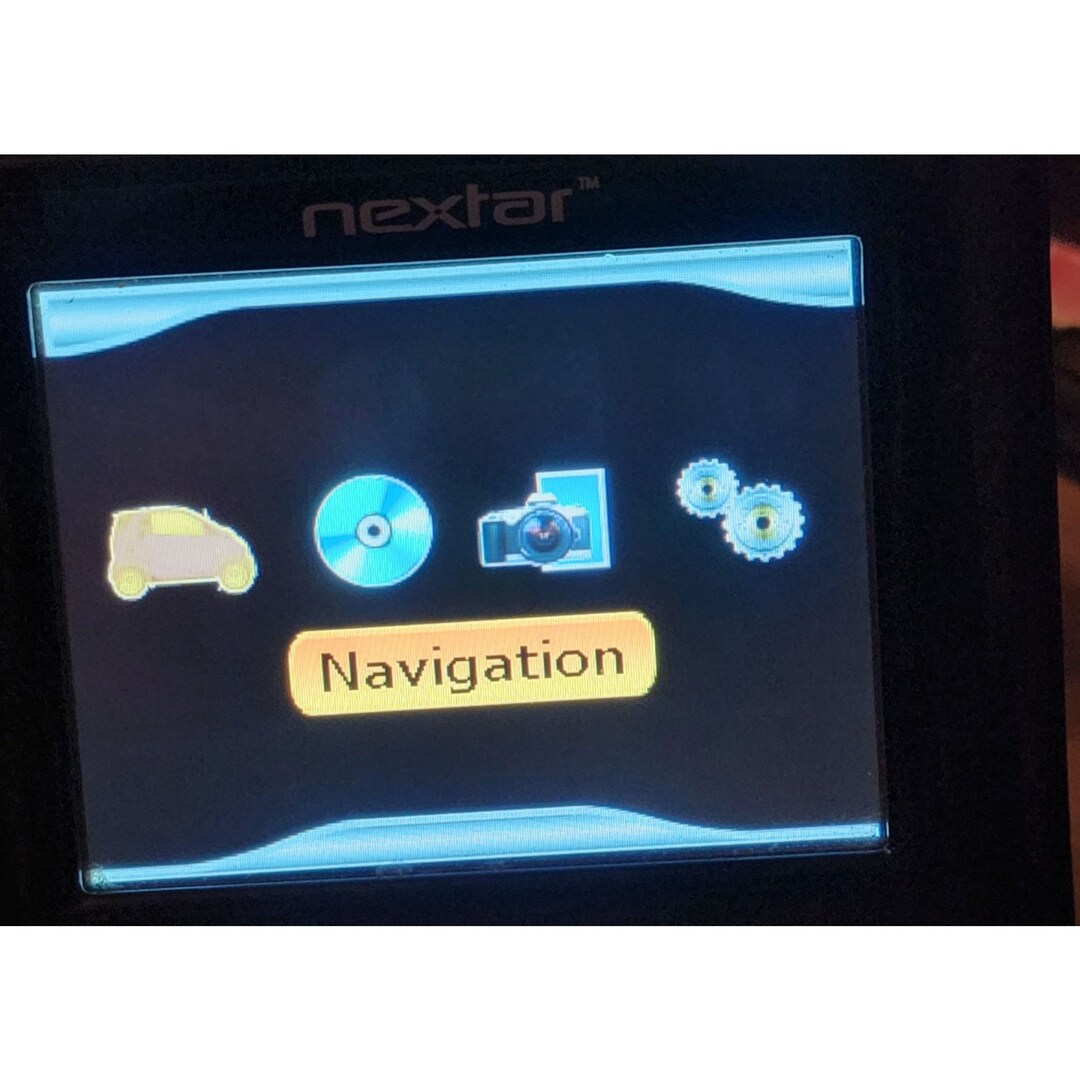 Nextar GPS Navigation System M3-03 With Charger & Mounting Bracket Read ...
