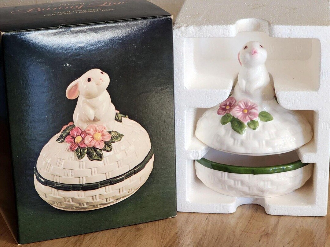 Vintage Avon 1982 Bunny Luv Hand Painted Ceramic Trinket Box Easter ...