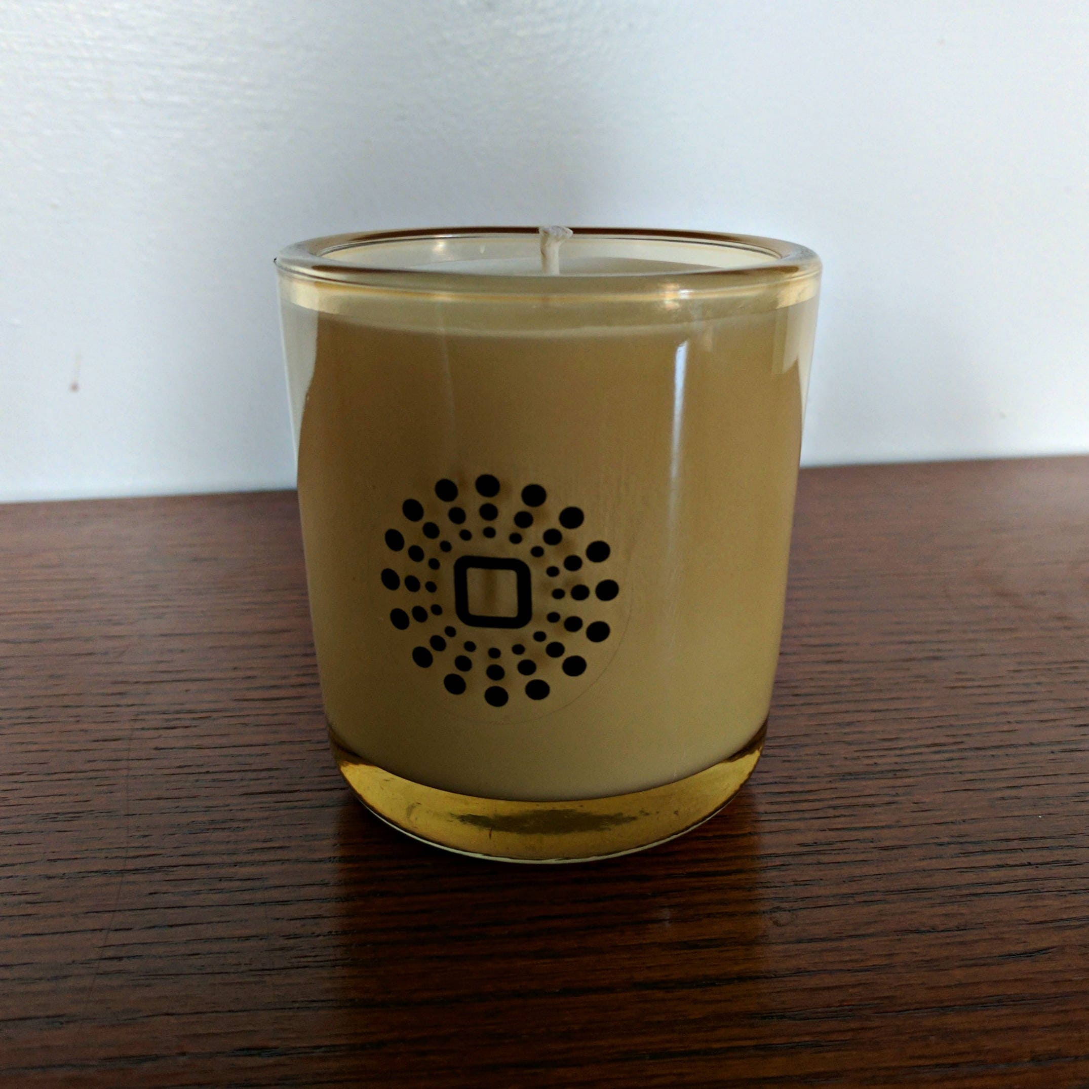 Hikari Hand-poured, Scented Soy Candle With Notes of Red Ginger, Cedar ...