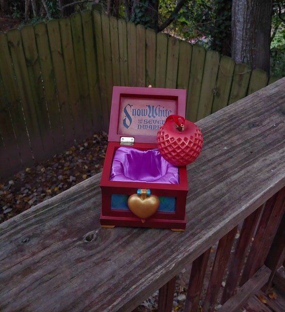Original Disney Snow White Apple