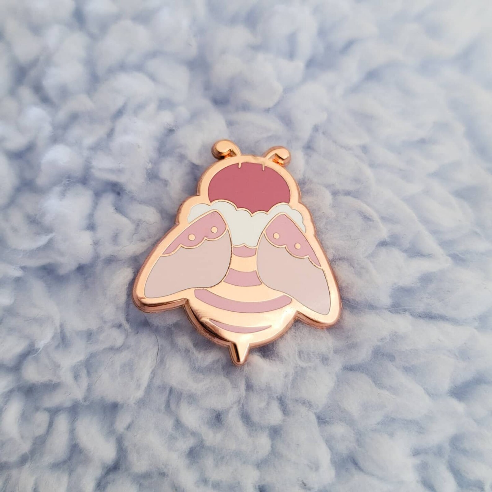 1 Bee Hard Enamel Pins - Etsy