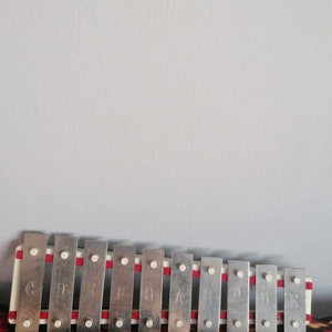 Vintage Metal Xylophone, Retro Decorative Musical Instrument Xylophone ...