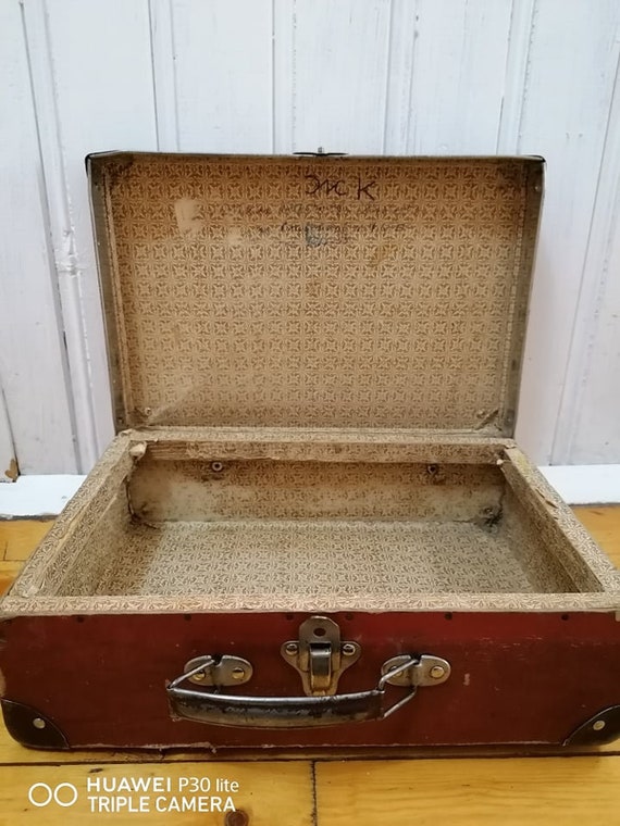 Vintage suitcase , Vintage cardboard suitcase from t… - Gem