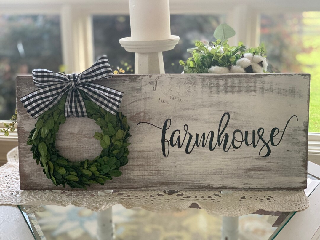 Farmhouse Sign With Wreath - Etsy