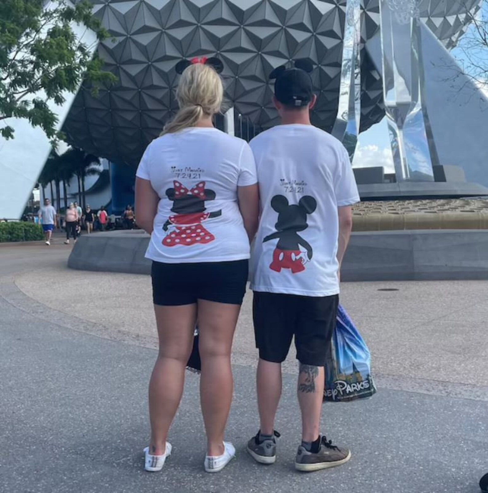 A Gift for Her! Mr Mickey and Mrs Minnie Holding Hands Matching T Shirt ...
