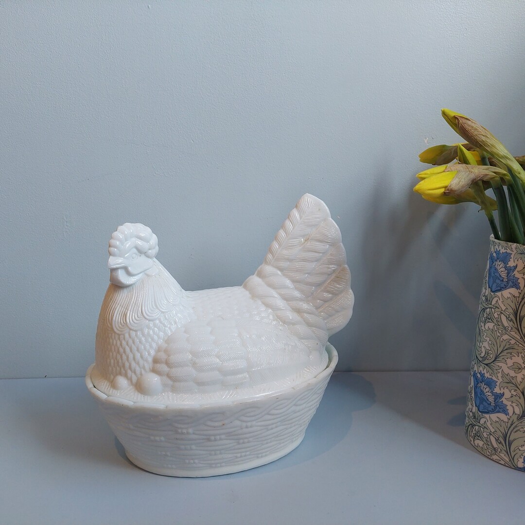 Vintage White Pyrex Hen on a Basket/chicken on a Nest - Etsy