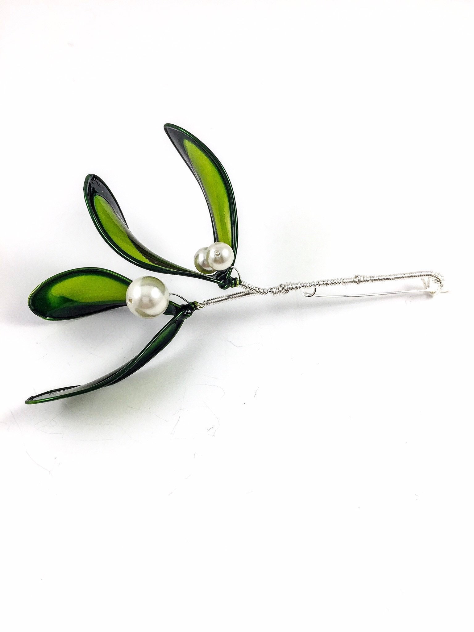 Mistletoe brooch. Christmas brooch. Love brooch . | Etsy